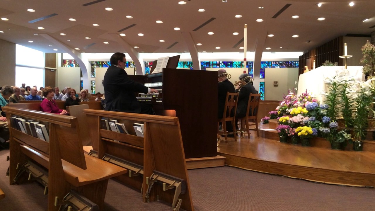 Organist James Harp, performing on the new church organ - YouTube