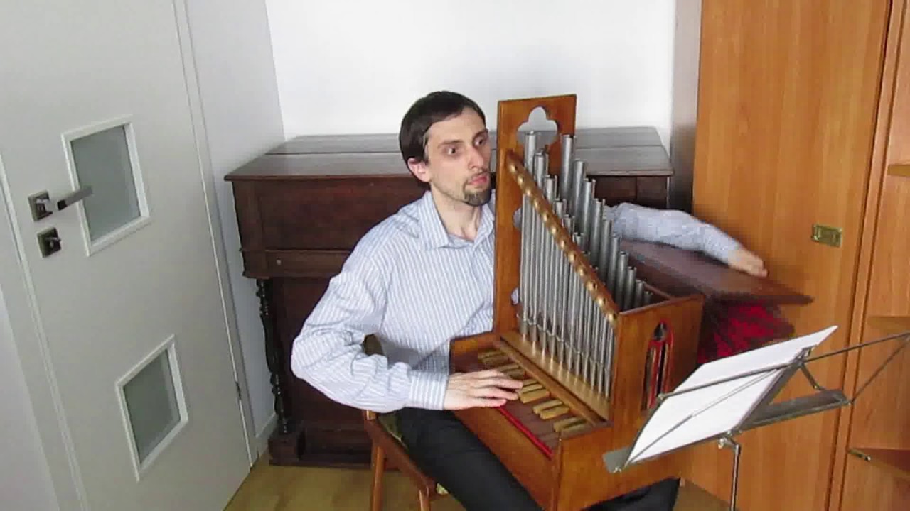 "Stella splendens in monte" na portatywie - YouTube