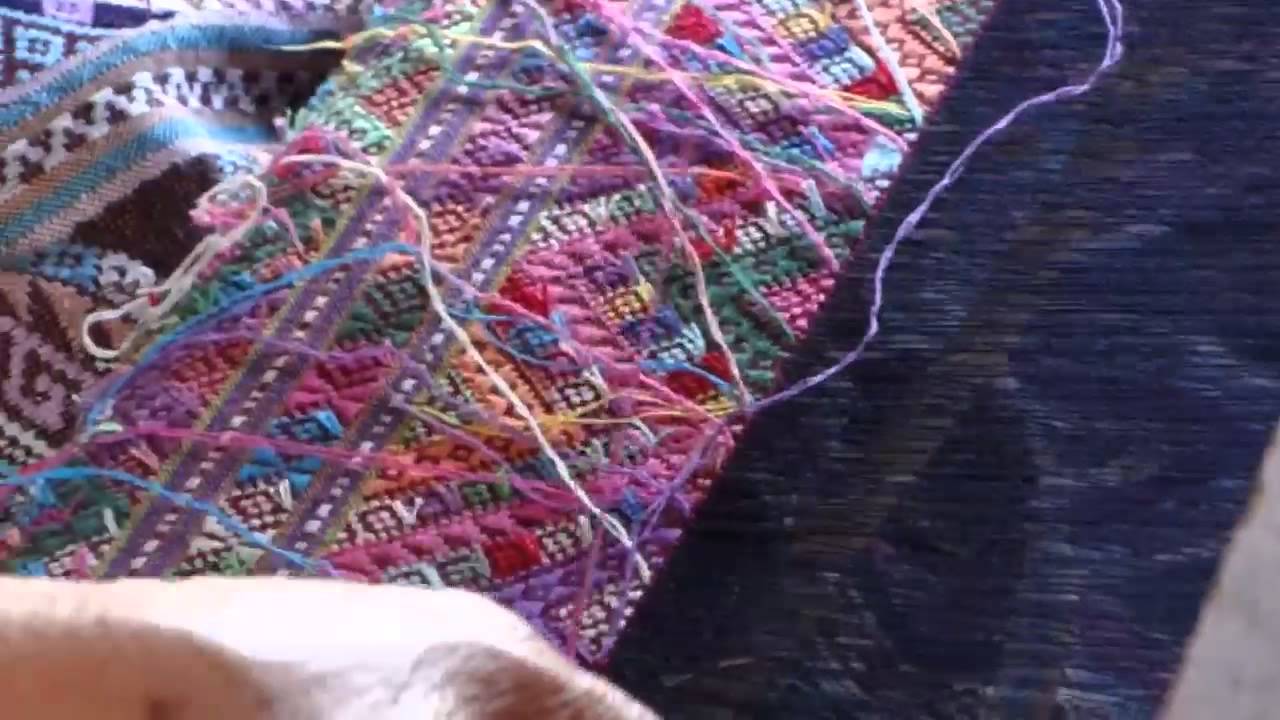 How to weave brocade on a traditional Laos and Thai loom. - YouTube