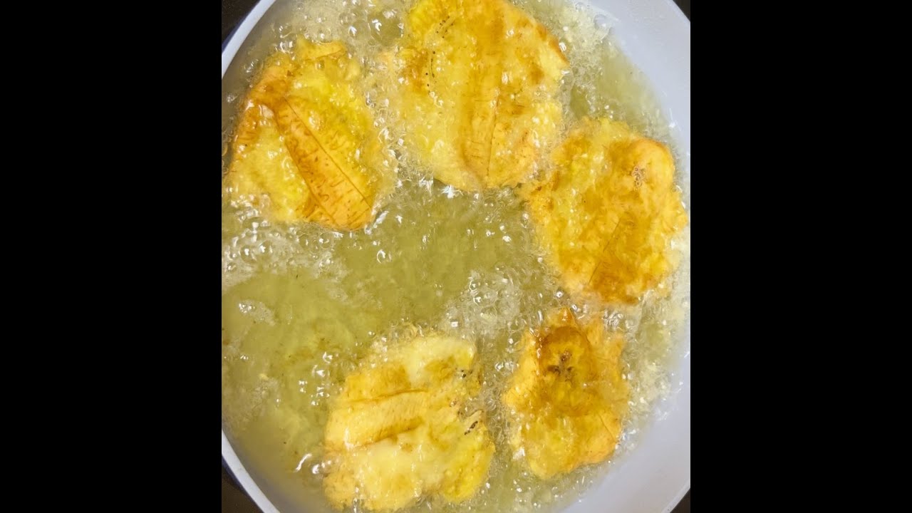 How to make the crispiest Caribbean #Fry #Plaintain/ bannann fri - YouTube