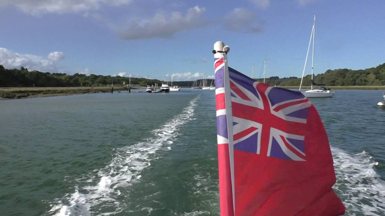 Boat trip on the Beaulieu River aboard the Oliver B.( Hampshire) - YouTube