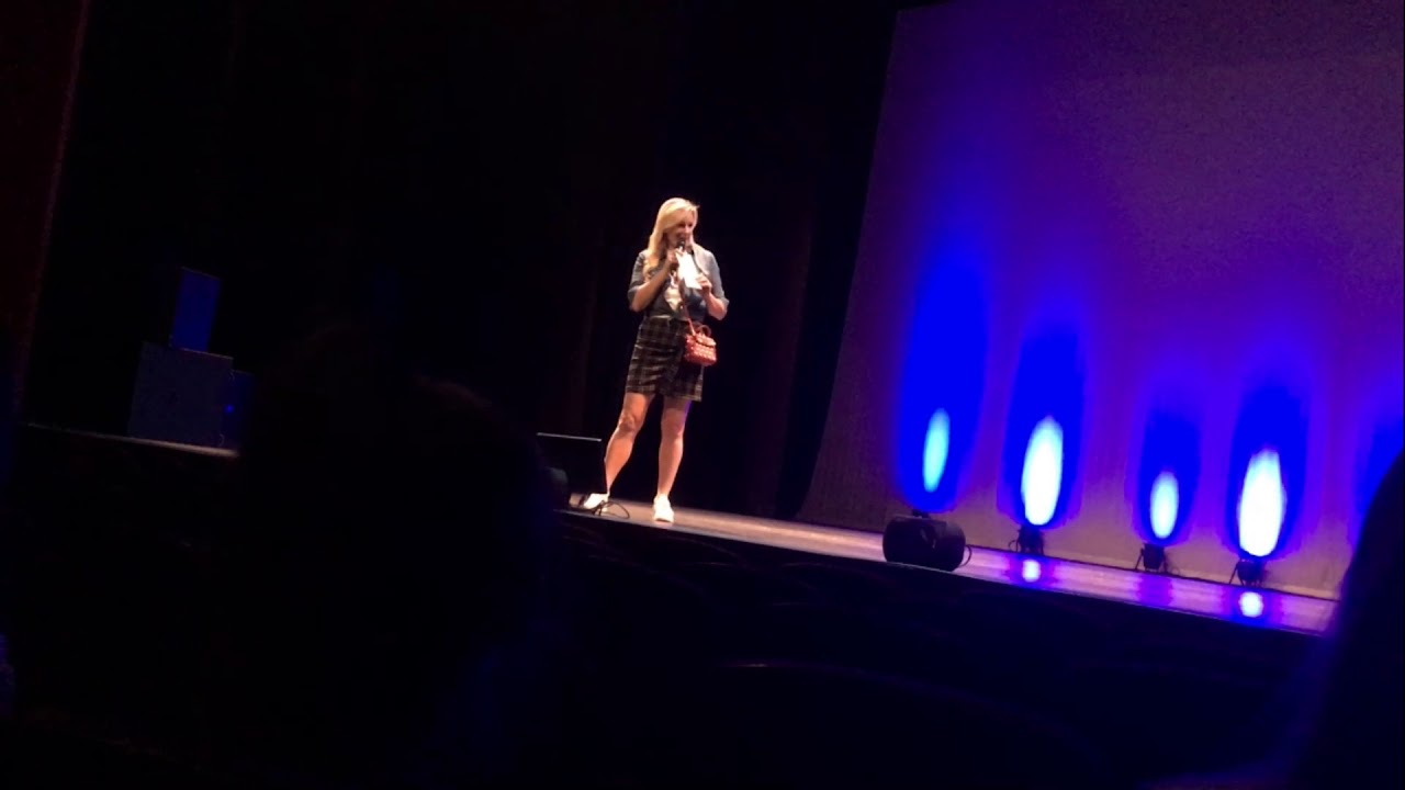 The irreplaceables tour Dublin: the moms intro - YouTube