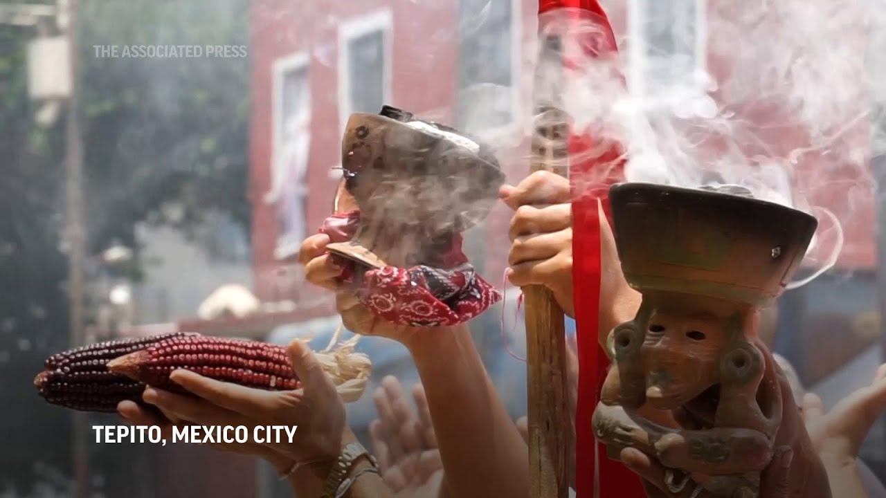 Mexico City's community celebrates its pre-Hispanic origins - YouTube