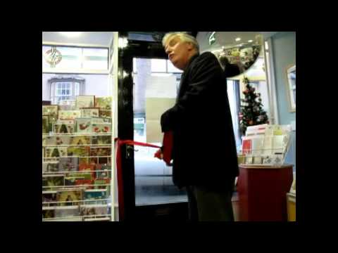 Agoriad Swyddogol Bys a Bawd - YouTube