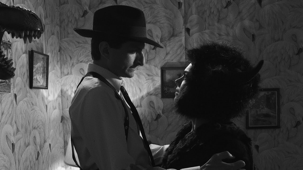 Frozen '50s Man - Falling in love the old-fashioned way - YouTube