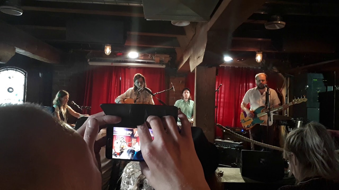 Amuri: Halla (live) - YouTube