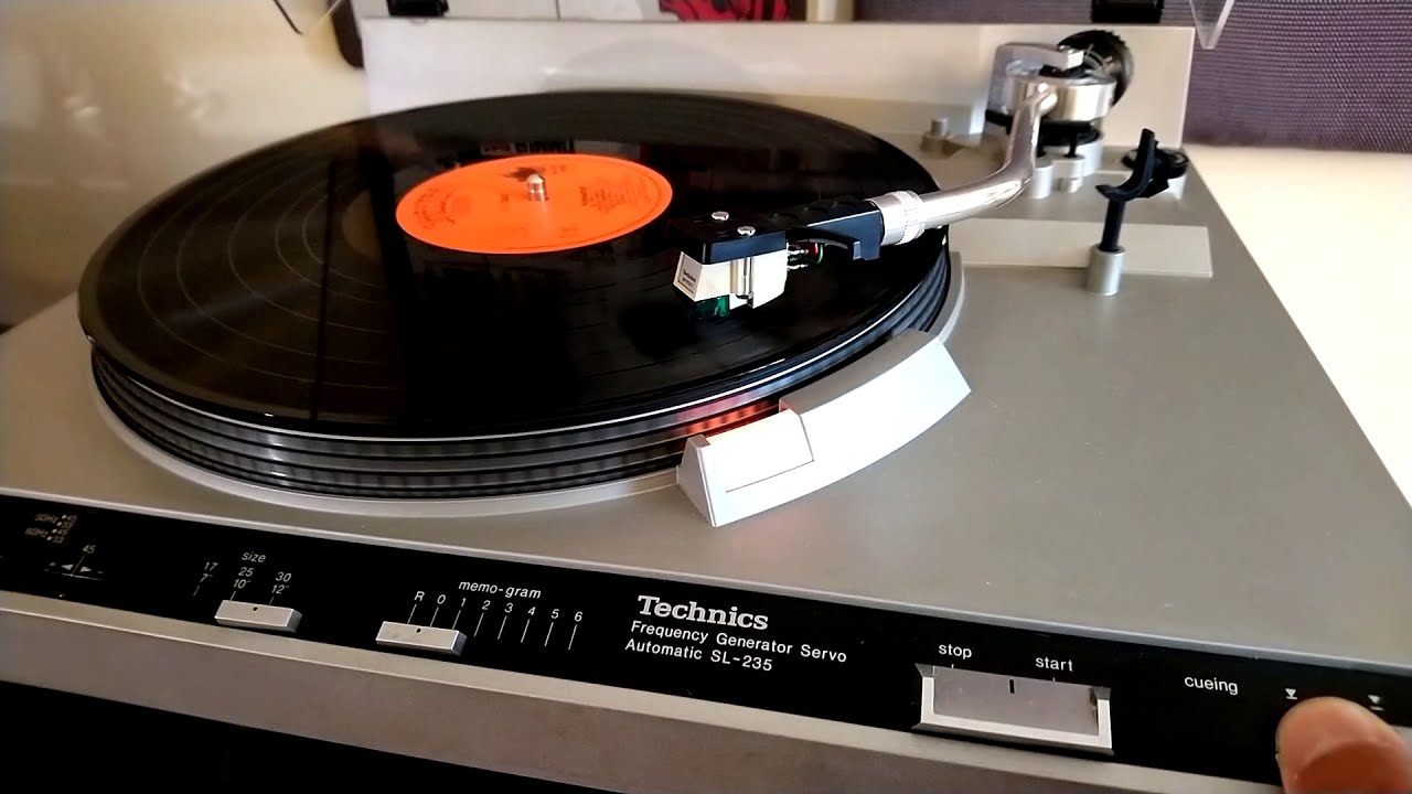 Technics SL 235 Turntable - YouTube