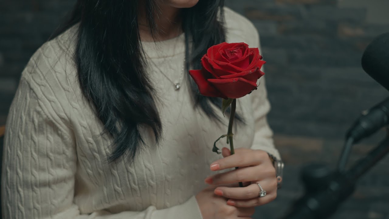 မနှင်းဆီ - Aye Chan Mo (Cover) - YouTube