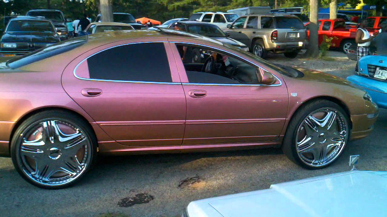 Chrysler 300 on Dub Cream 26s and Outrageous flip - YouTube