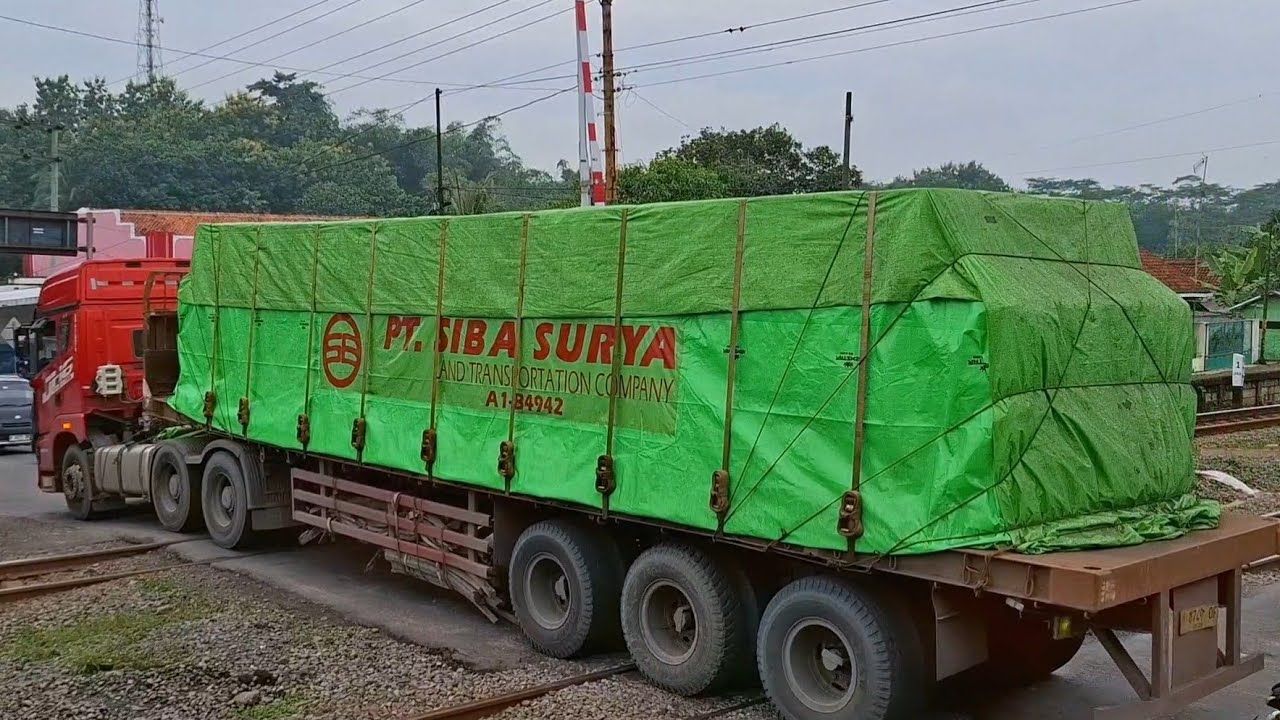 mobil truk tronton besar truck container truck tangki bbm pertamina ...
