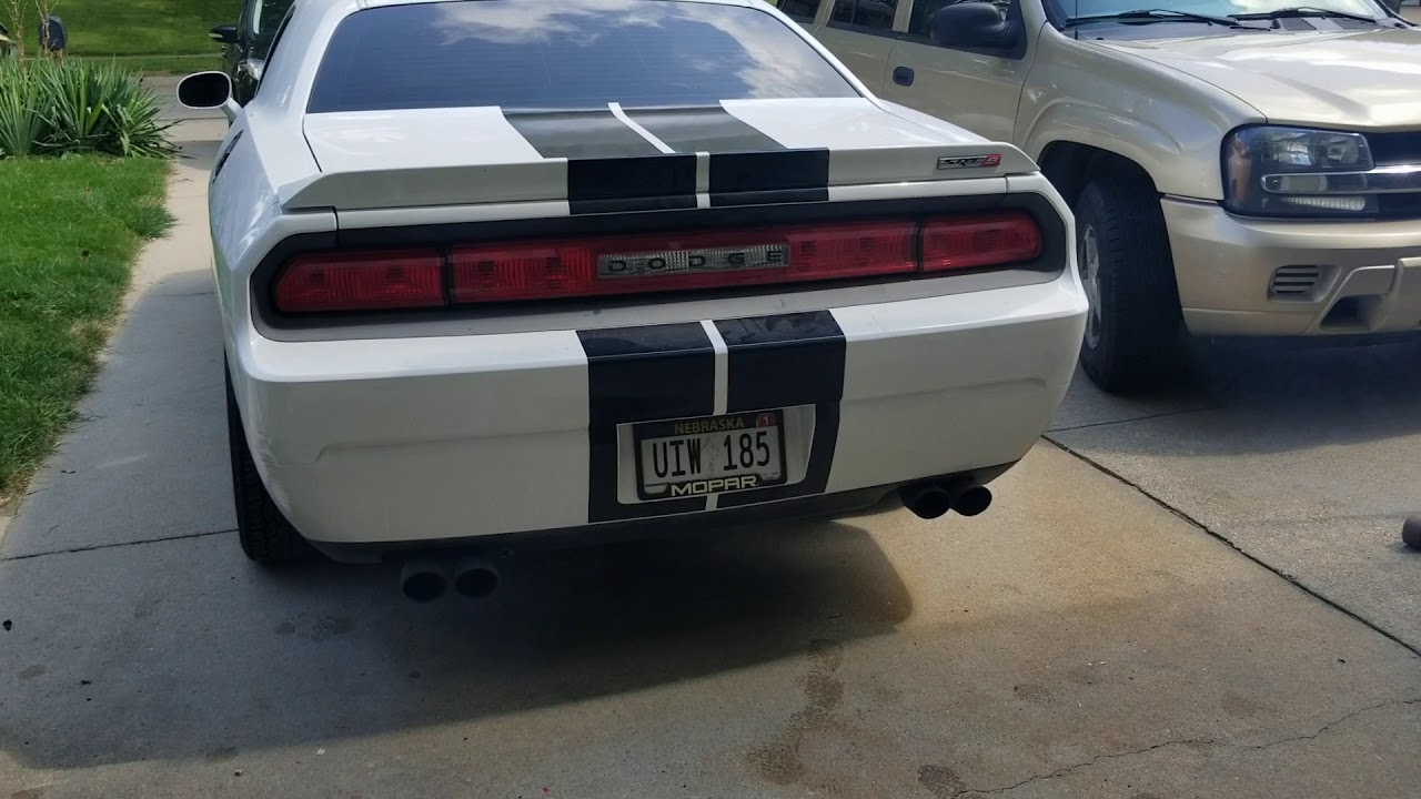 Challenger SRT-8 Comp Cam 274 Flowtech Long Tubes - YouTube