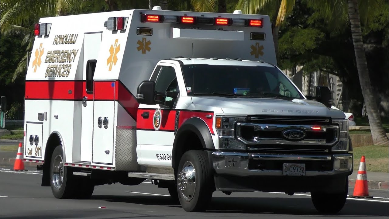 Honolulu Emergency Services Medic 51 Responding - YouTube