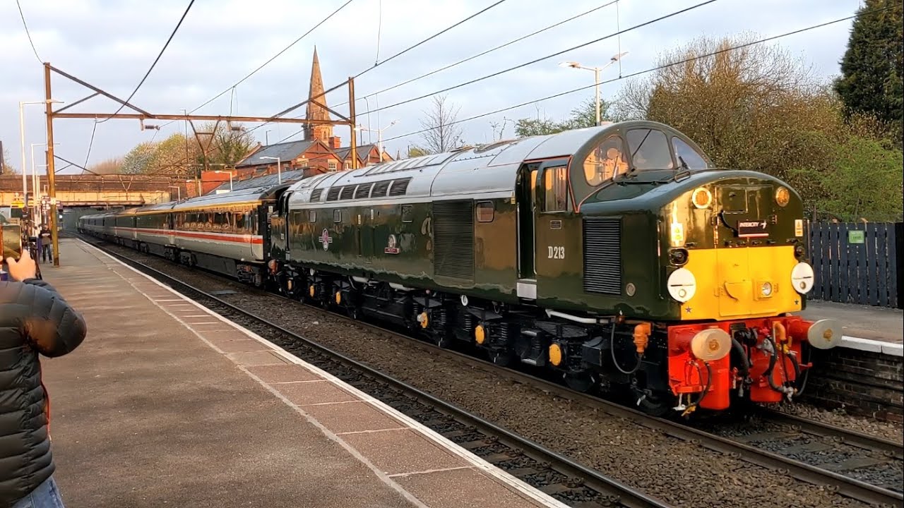 D213 (40013) & 47593 @ Guide Bridge on 16/4/22. - YouTube