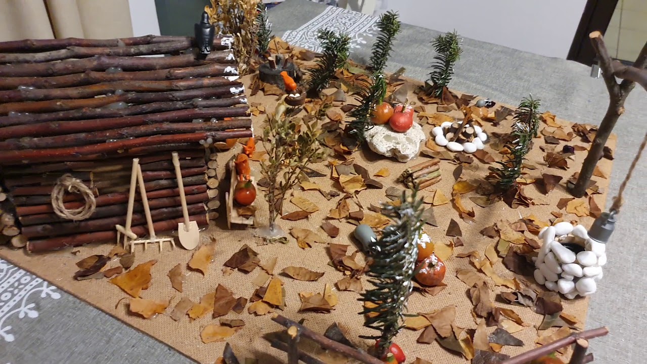 Macheta de toamna - Real Autumn Landscape made from wood and leaves ...