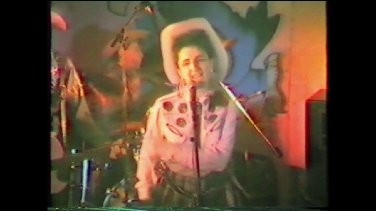 Yip Yip Coyote complete live gig at Dingwalls, London, 1983, warts and ...