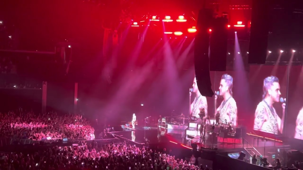 Robbie Williams - Strong live at Glasgow ovo hydro 24/10/22 - YouTube