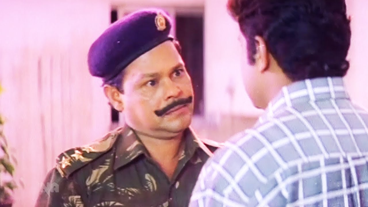 "അറ്റത്ത് നിക്കണ നീലസാരി ഉടുത്ത പീസ് ഏതാ..." | Innocent , Dileep Comedy ...