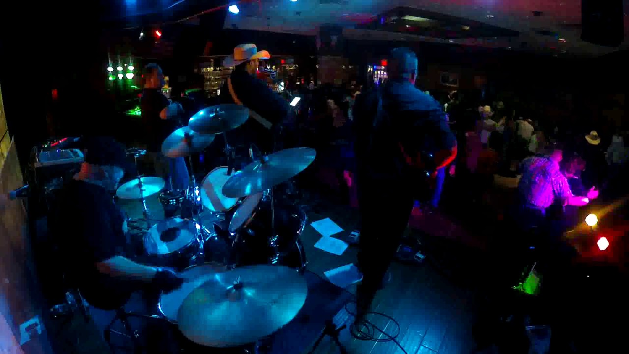 The Daniel Solis Band cover of "Little Sister" - YouTube
