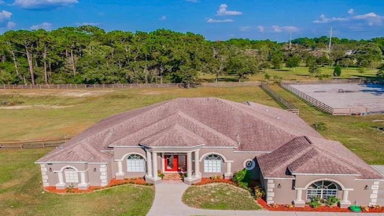 6520 LUCKY LANE, BROOKSVILLE, FL Presented by Sarah Maus. - YouTube