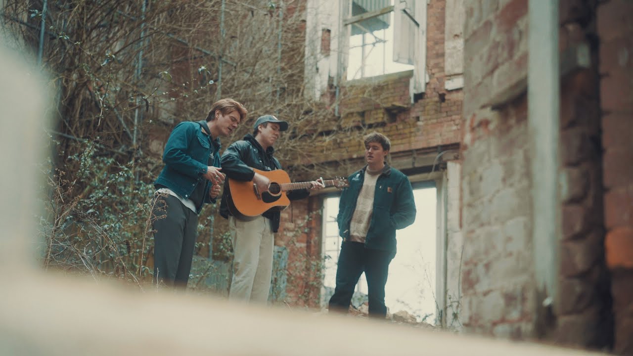 Tors - Does He Make You Happy (Live at Poltimore House) - YouTube