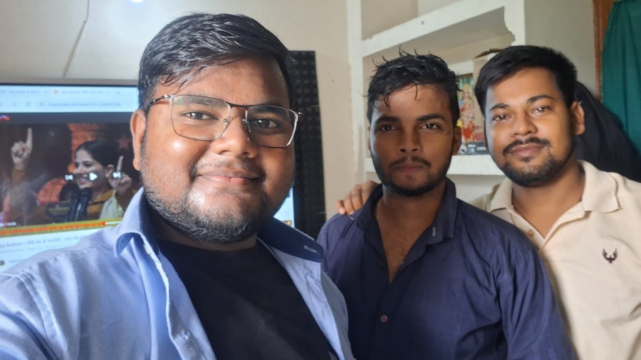 Gaon se Aaye Dost Log??🥰 | Galgotias university | LIFE OF GYAN SINGH ...