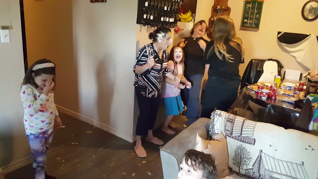 Thanksgiving food fight part 5 - YouTube