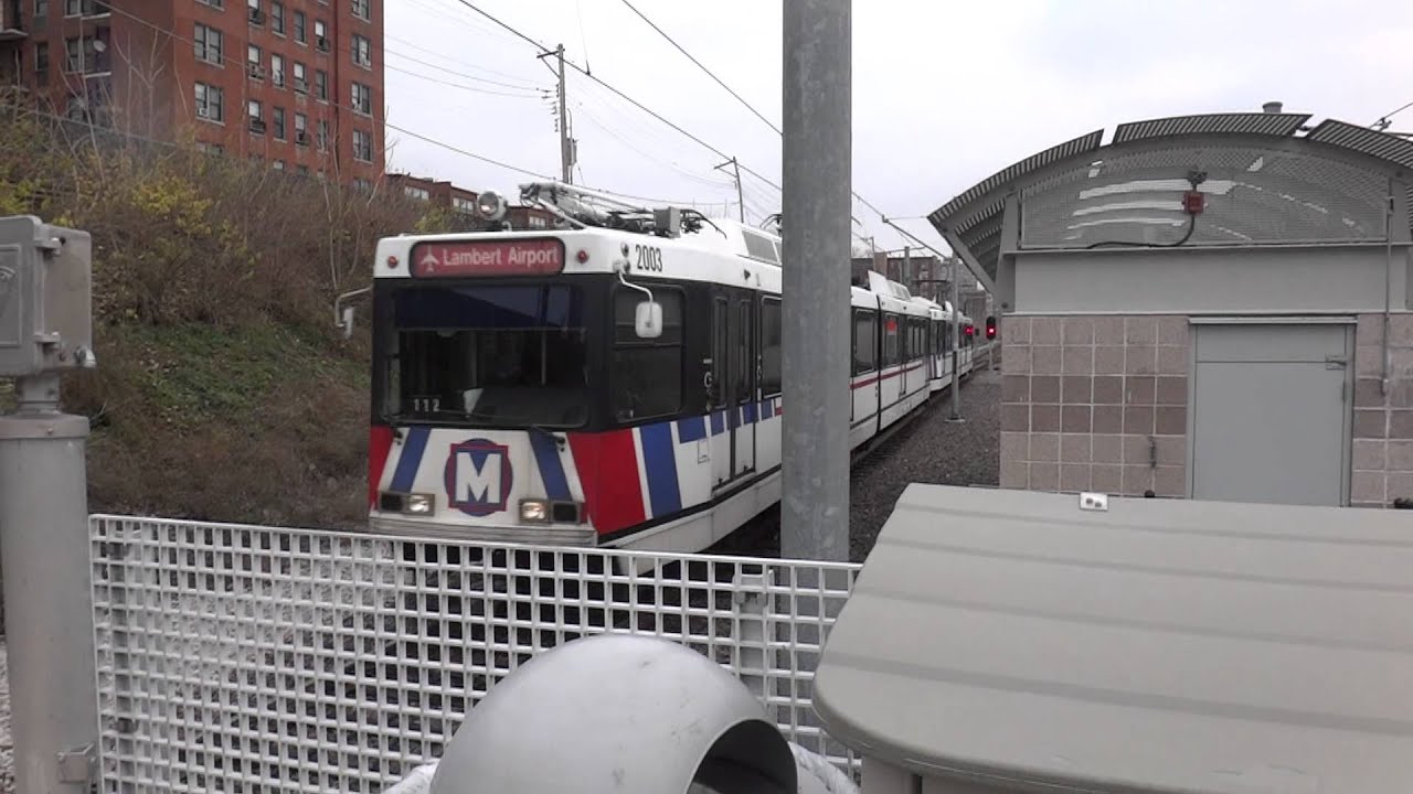 Some Metrolink Action at the Forest Park Station - YouTube