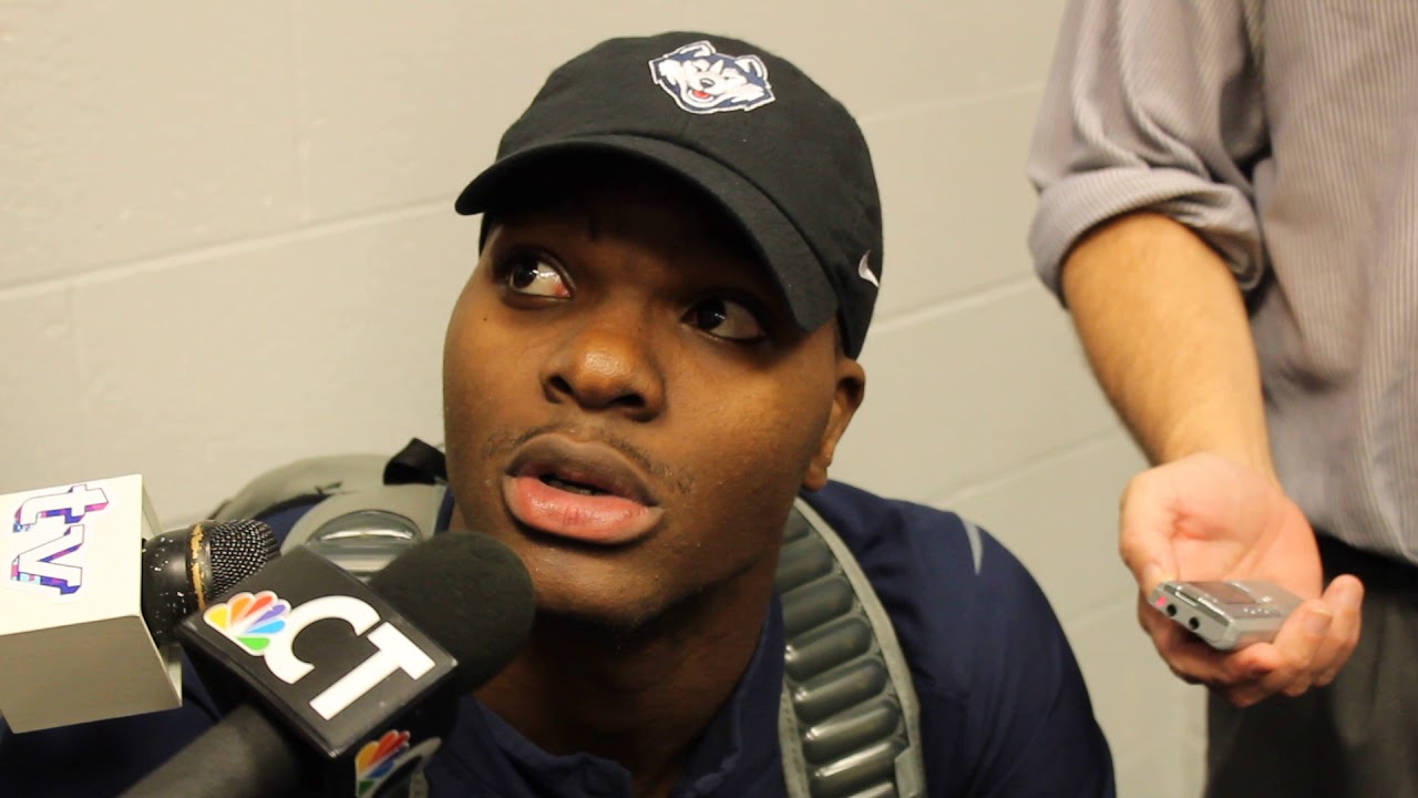 This Is UConn Country: LB Vontae Diggs After 70-31 Loss to Memphis (10 ...
