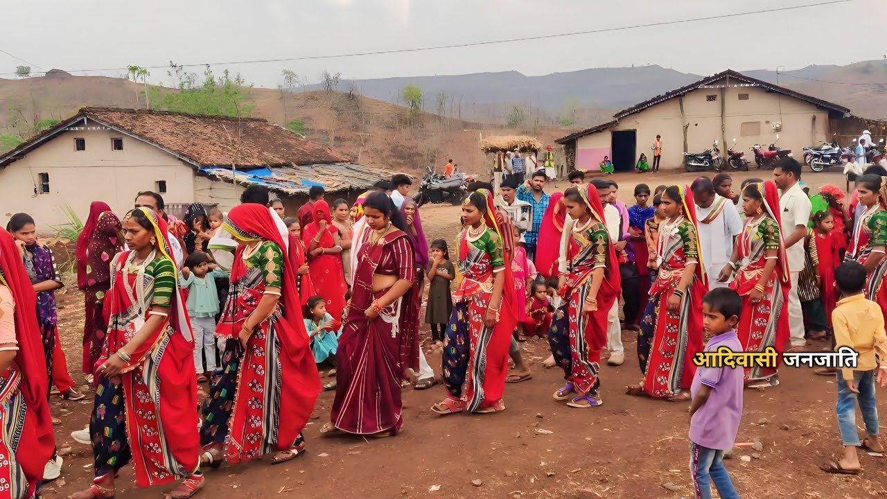 राठवा ड्रेस!!आदिवासी ढोलीया मांदल साऊन्ड डांस!! Adivasi Dholiya dance ...