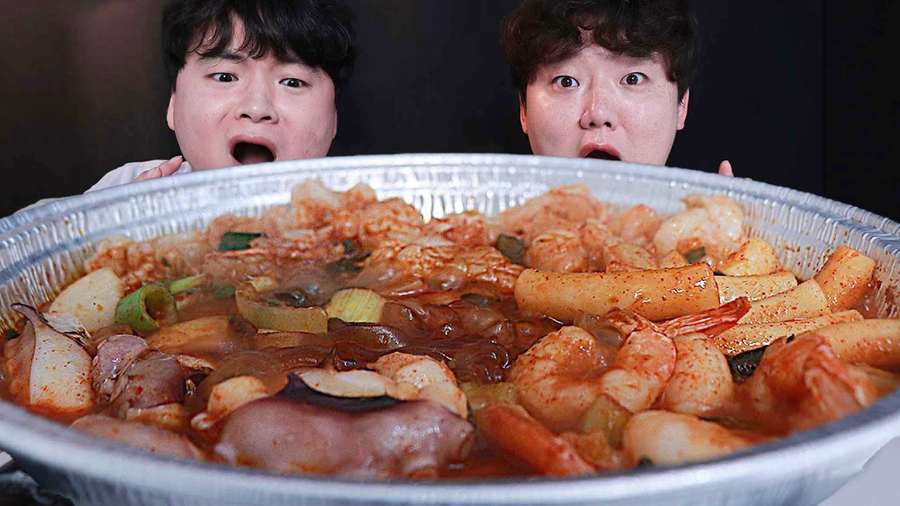 Chubby Tong Tong Chewy Nakgopsae (feat. Finished with fried rice ...