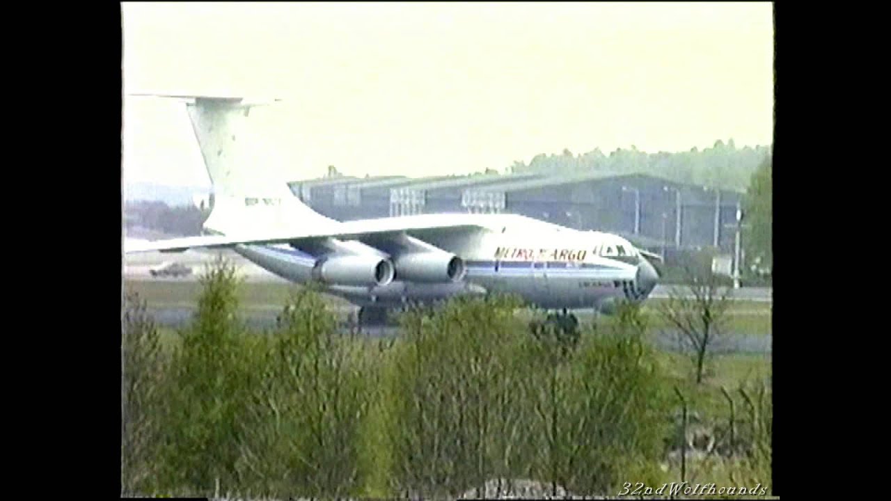 Ilyushin IL-76 landing op vliegbasis Soesterberg 1991. - YouTube