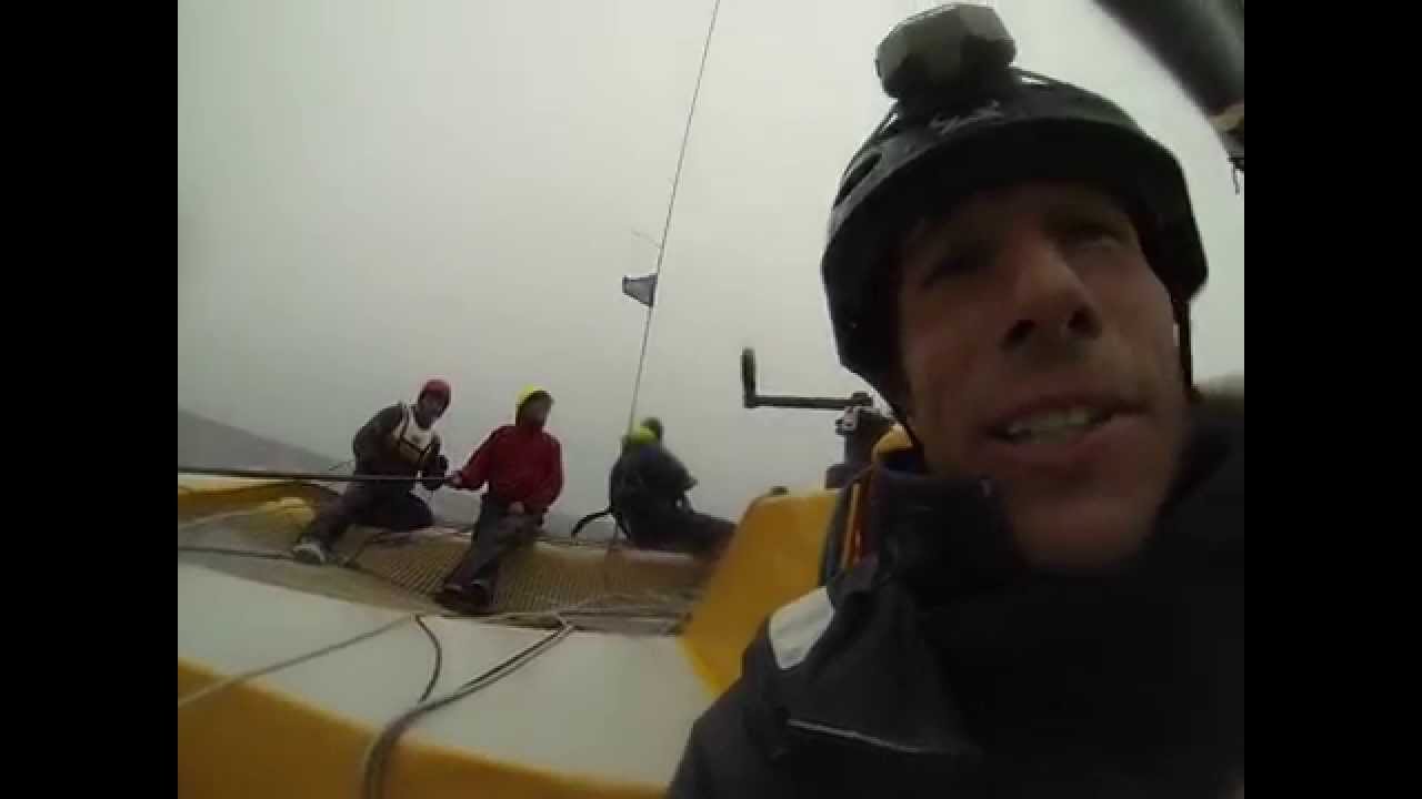 Trimaran f32 up wind - YouTube