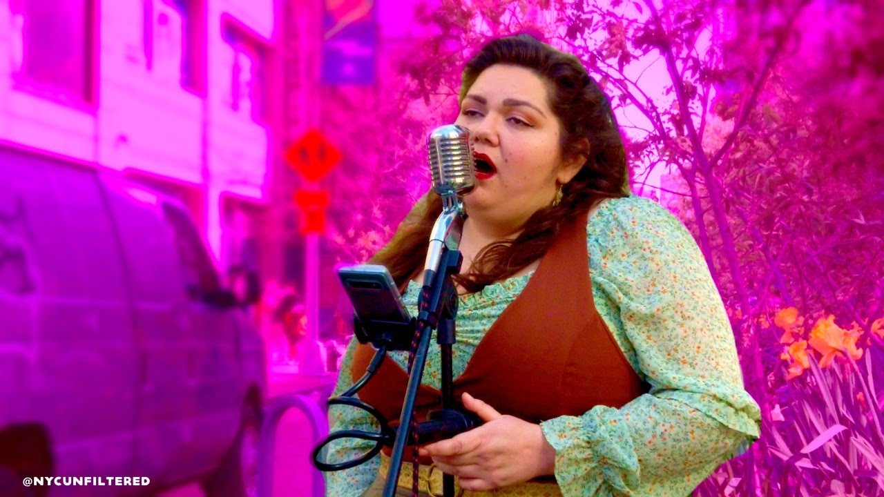 Amazing Retro Singer at Union Square (2022) New York Walking Tour - YouTube