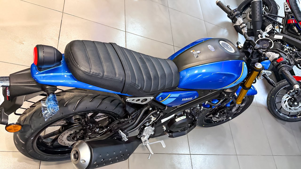 Yamaha XSR 155cc Retro Motorcycle Detailed Review: Seat Height Test ...