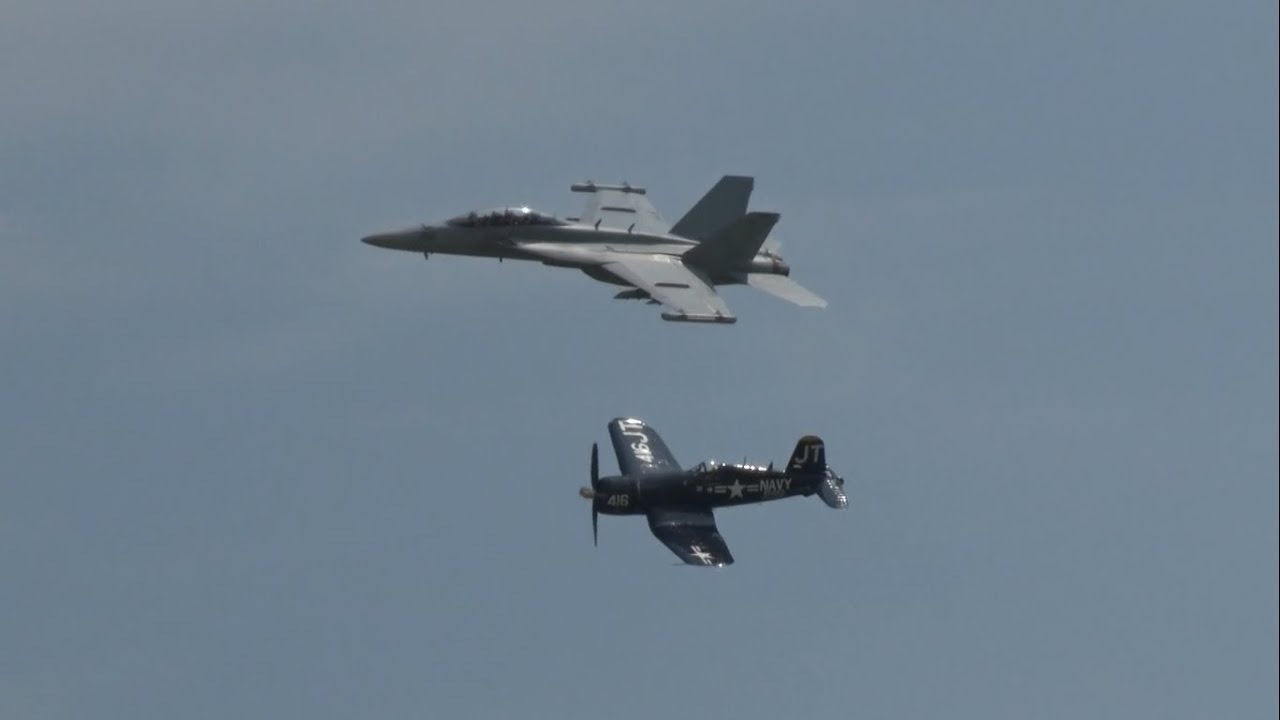 EAA AirVenture 2019 - US Navy Legacy Flight - YouTube