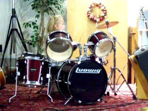 Emma "Drum Battle" - YouTube