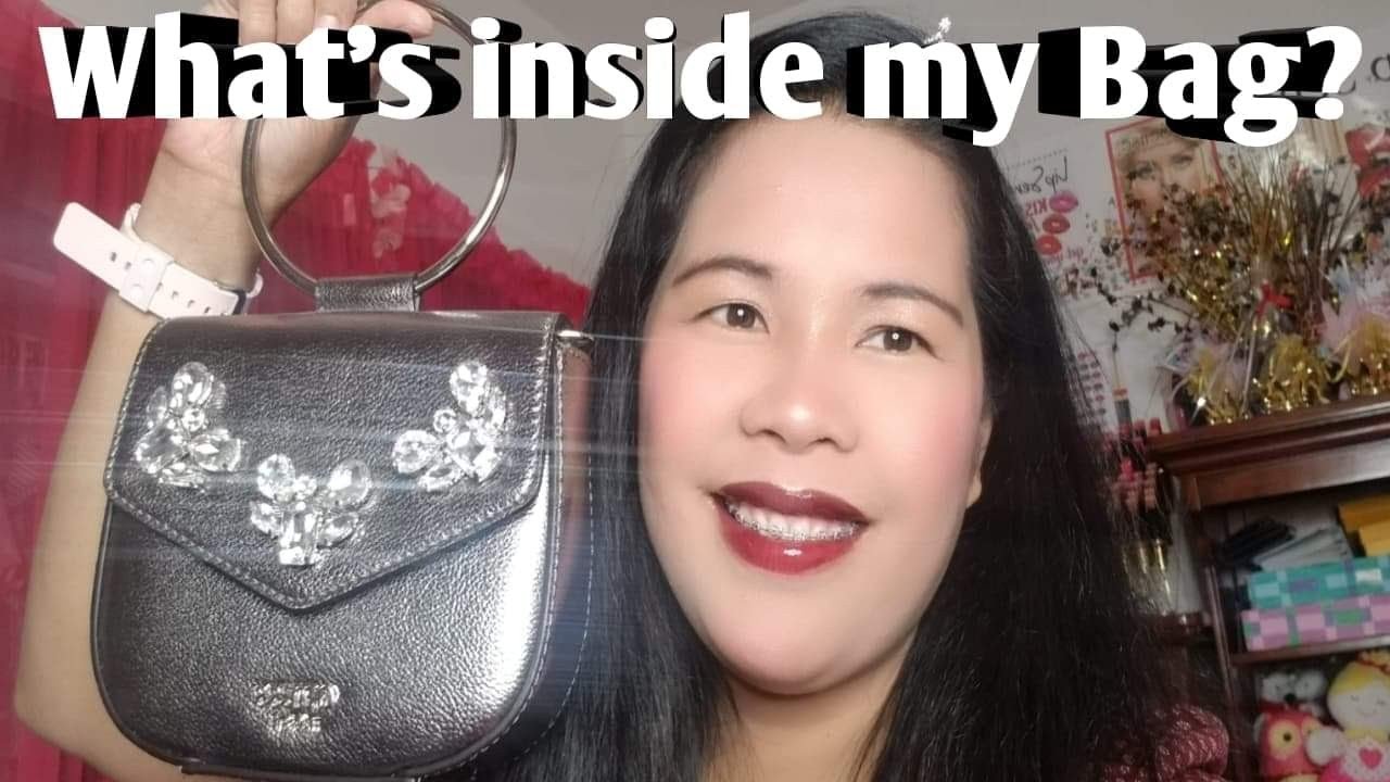 What's inside my bag? Come and join me and have fun! - YouTube