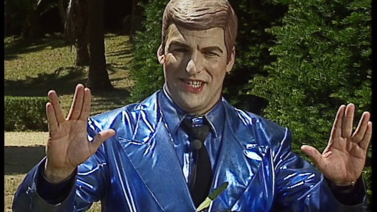 Shrubber Head Mister Zed: Beating Around The Bush - YouTube