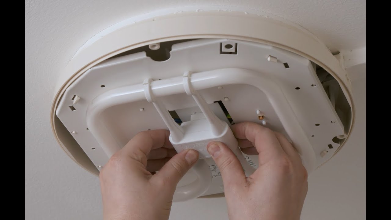 How to change a bathroom light bulb - Somali subtitles - YouTube