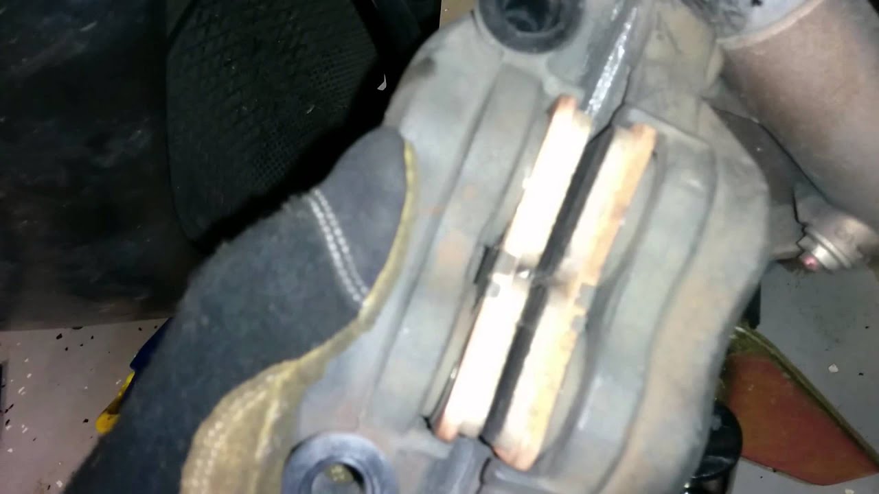 Collapsed front wheel bearing on Honda CBR1000RR - YouTube