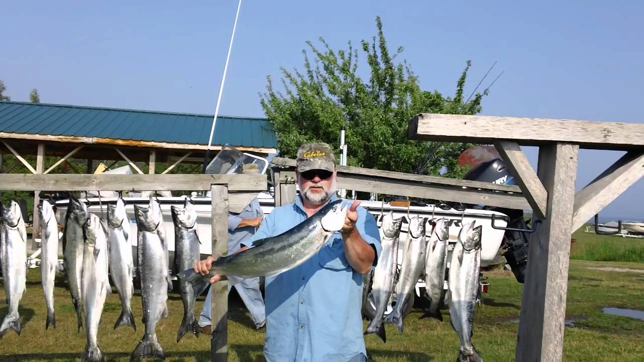 Salmon fishing .Fairport, MI .........June 19, 2012 - YouTube