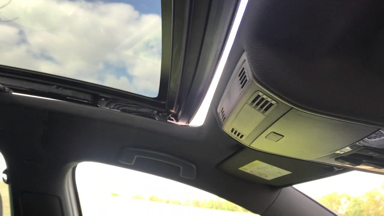 Golf R 300ps Panoramic Roof Operation - YouTube