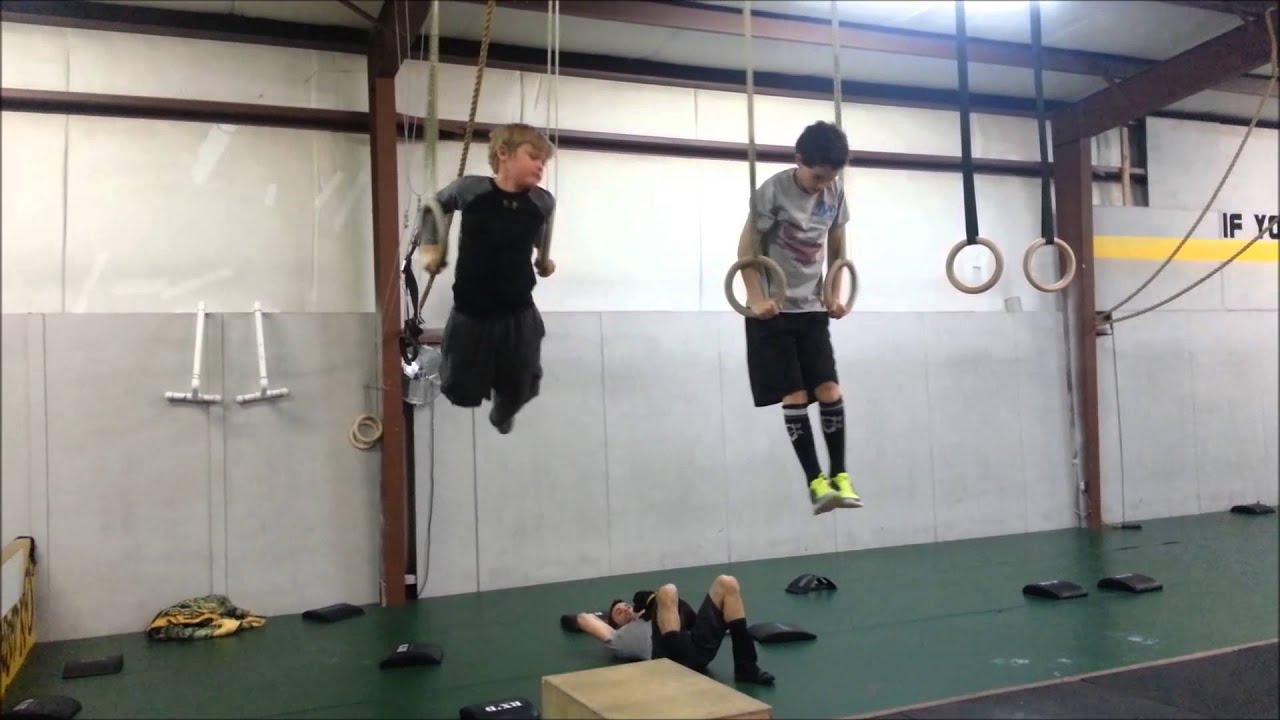 CrossFit Forney Kids doing muscle ups. - YouTube