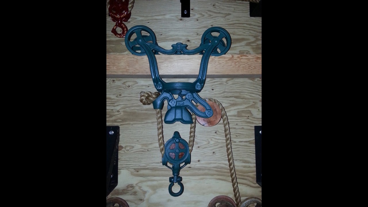 HAY TROLLEY BARN UNLOADER - YouTube