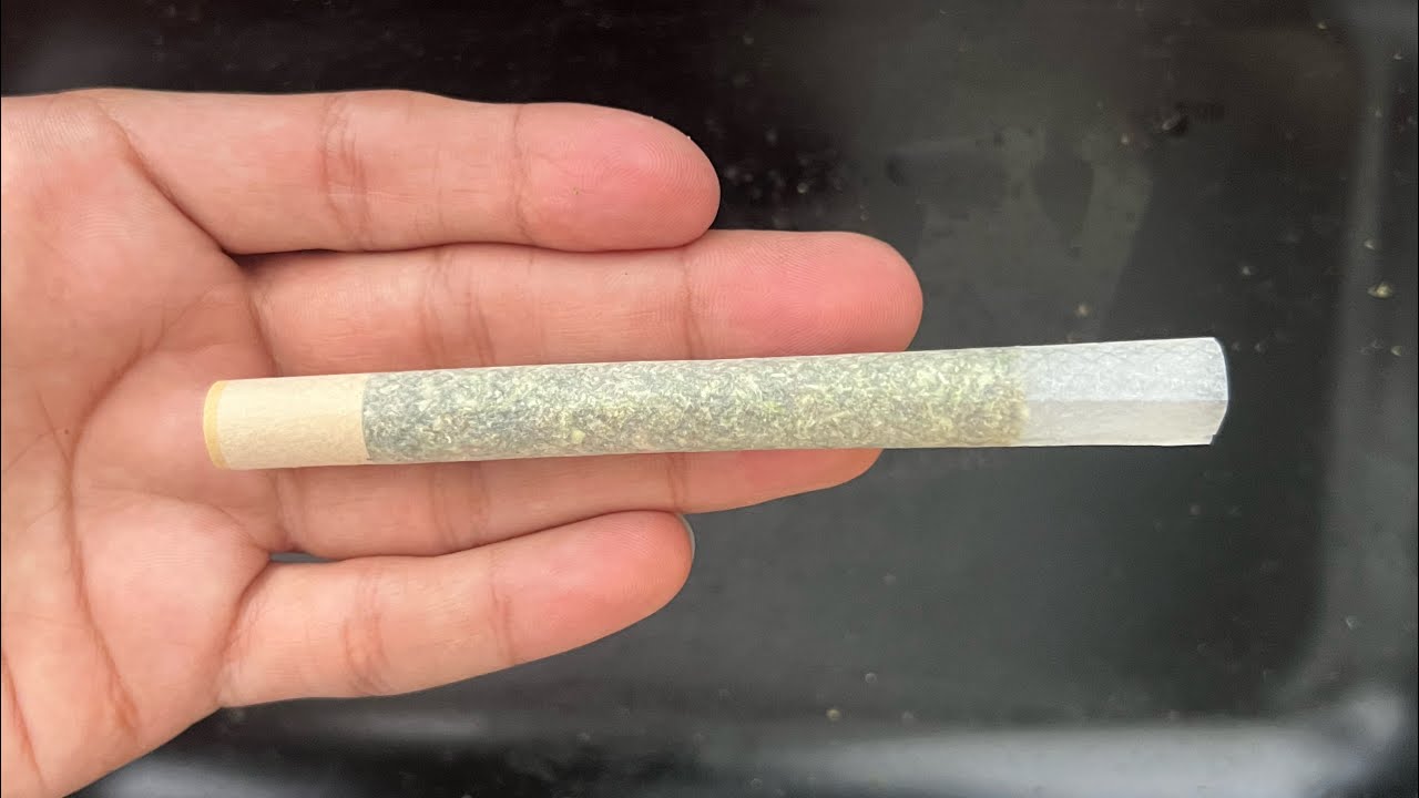 how to ROLL the perfect JOINT ! - YouTube
