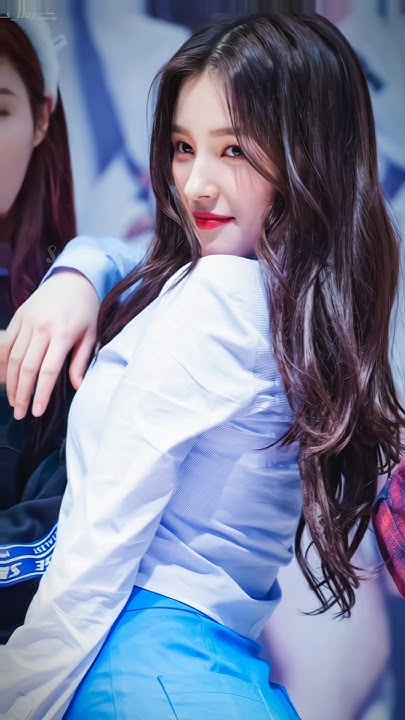 nancy momoland new dance video BTS WhatsApp status reaction #shorts #nancy #bts - YouTube