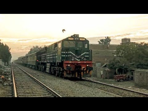 46 Down Pakistan Express Arriving Hyderabad Early Morning In Hyderabad/ Great Chugging Sound Of ...