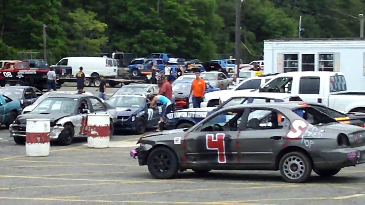 4 Cylinder Enduro cars in pits - YouTube