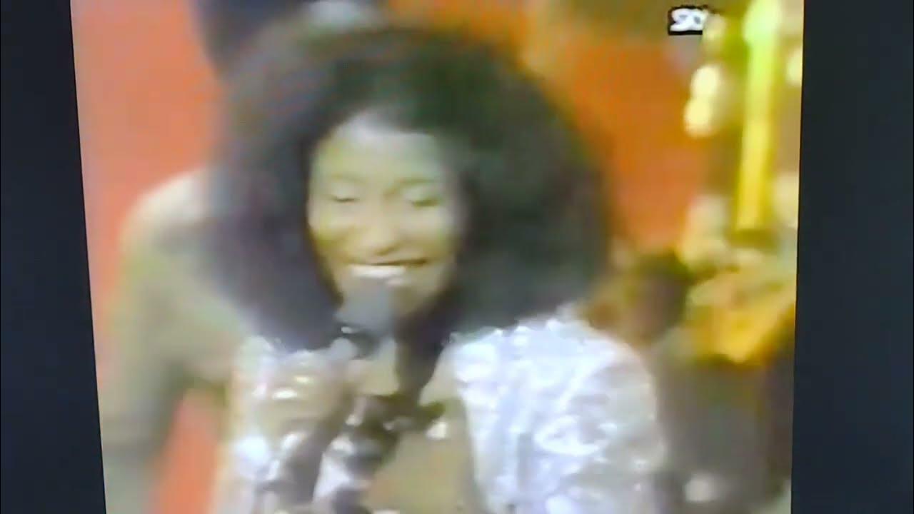 Rufus Chaka Khan 1974 Tell Me Something Good Live - YouTube