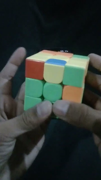 trying to solve the rubik 3x3 again#shorts - YouTube